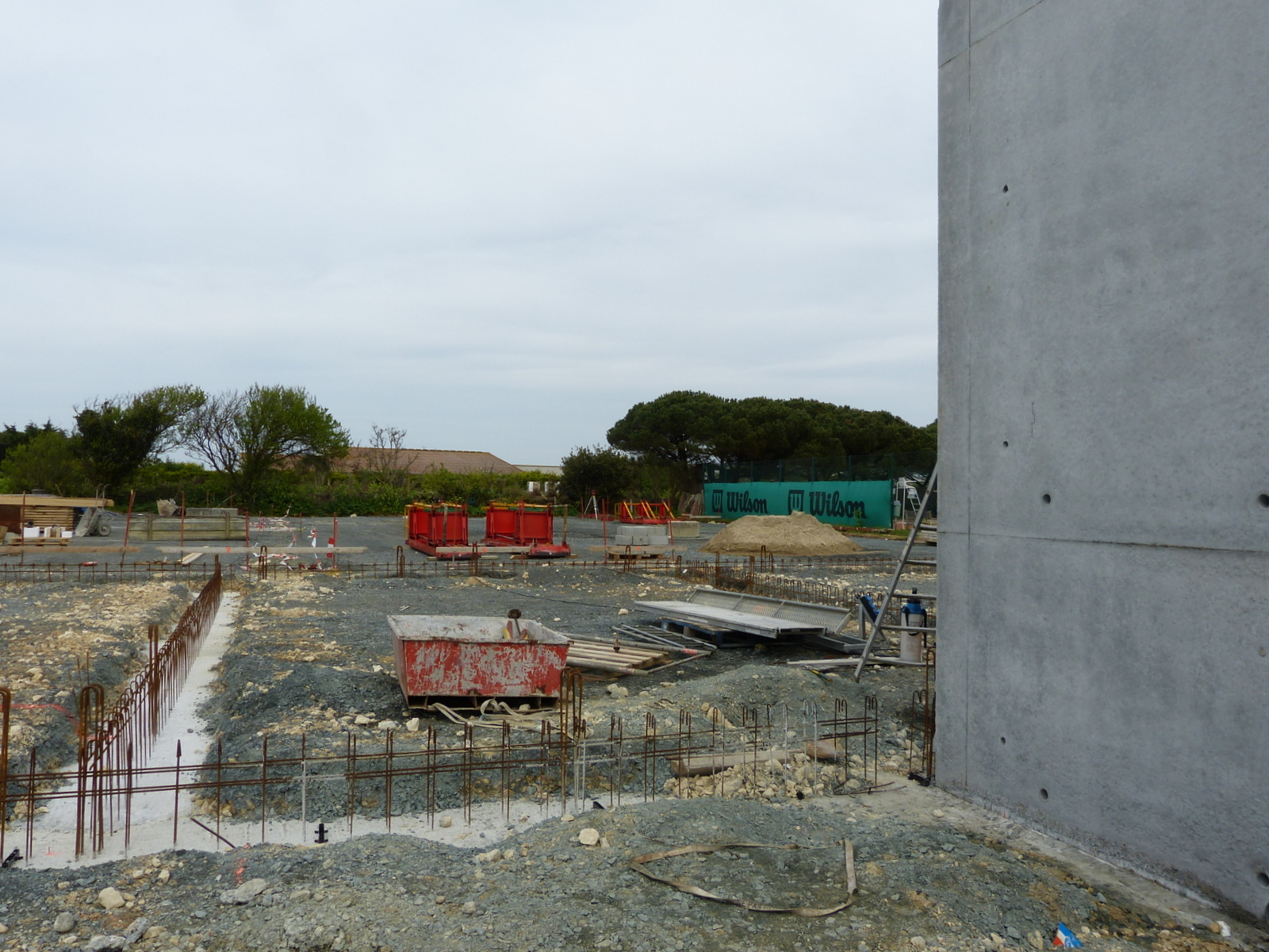 Loix – Futur complexe sportif – Chroniques ordinaires des petits ...